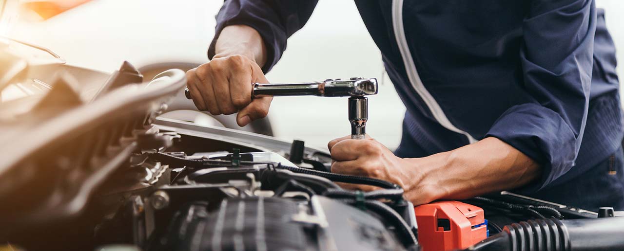 Fleet Vehicle Maintenance: Essential Tips & Checklist